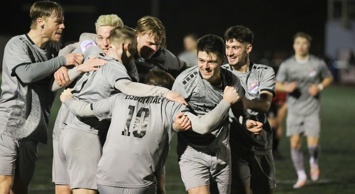 Eisbären düpieren den Tabellenführer: Wörsdörfer-Elf landet verdienten ...